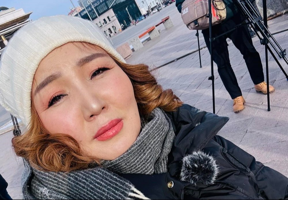 Өнөрцэцэг хорих ангиас захидал бичиж өлсгөлөн зарласнаа мэдэгджээ